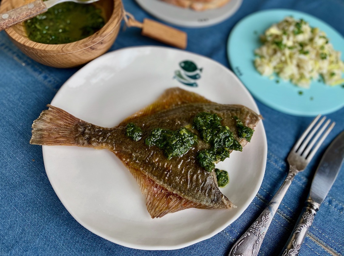 Flądra smażona - Naturalnie Bałtyckie - Czosnek w Pomidorach